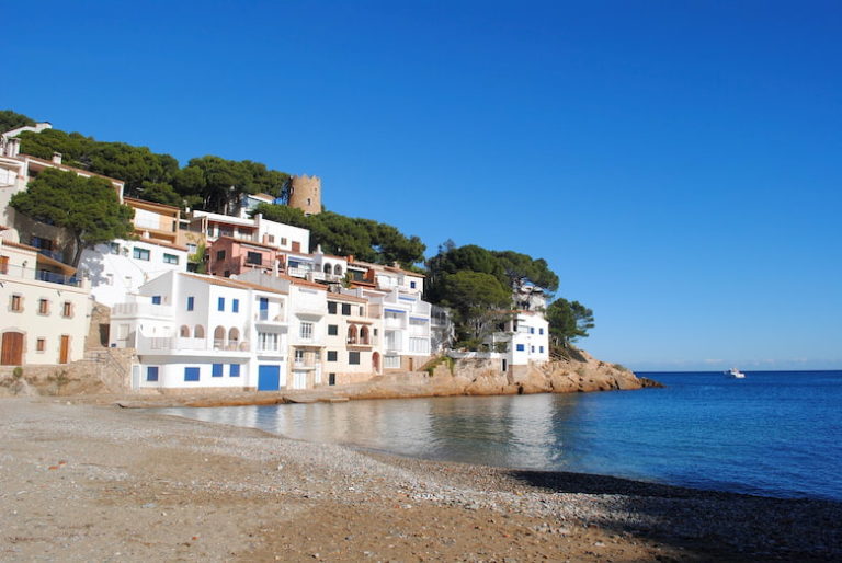 Visiter la charmante ville de Begur - Costa Brava Tour